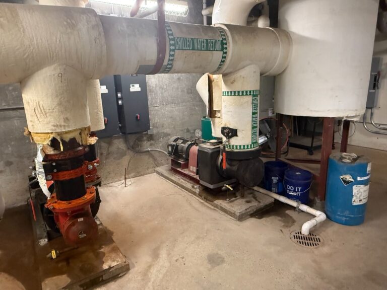 How Chillers and Cooling Towers Work Together - CCPIA